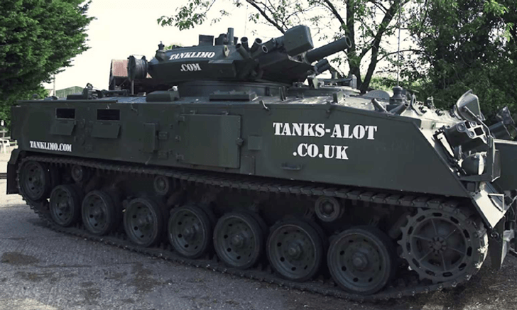 Tank Limo รถถังลิมูซีนที่คุณเช่าไปปาร์ตี้ได้!