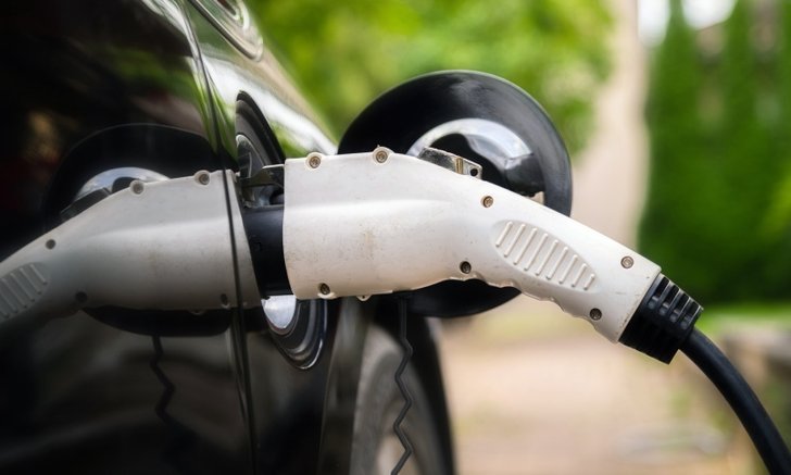 “รถ EV” ต้องเข้าศูนย์บ่อยแค่ไหน เช็กอะไรบ้าง?