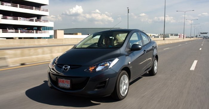 Mazda 2 Sedan Groove M/T