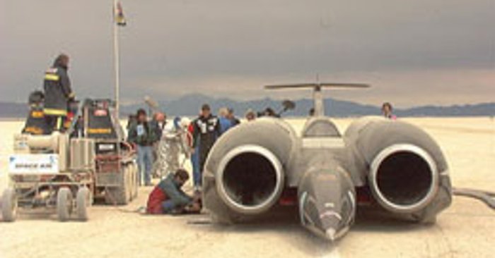 Thrust SSC เจ้าตำนานรถพลัง110,000 แรงม้า