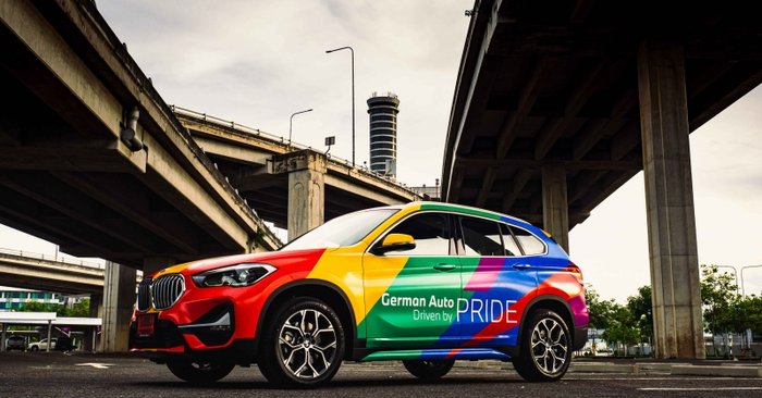 รวมรูปภาพของ BMW German Auto ปล่อยแคมเปญ “Driven by Pride and Mid Year ...