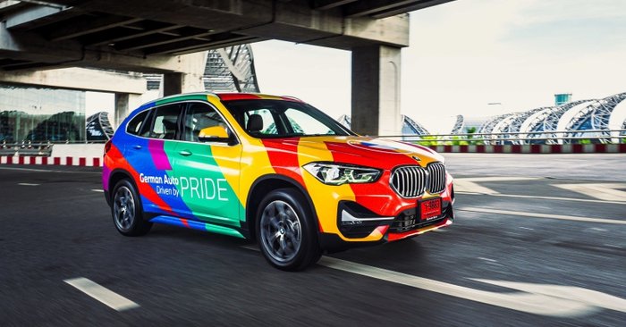 รวมรูปภาพของ BMW German Auto ปล่อยแคมเปญ “Driven by Pride and Mid Year ...