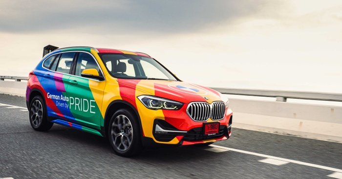 รวมรูปภาพของ BMW German Auto ปล่อยแคมเปญ “Driven by Pride and Mid Year ...