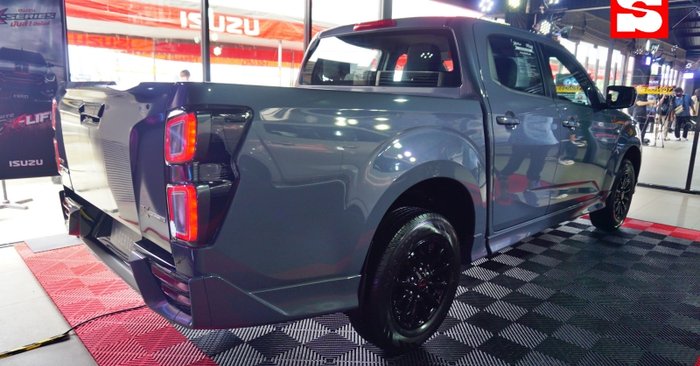 รวมรูปภาพของ ภาพคันจริง Isuzu D-Max X-Series สีเทานม Islay Grey Opaque ...