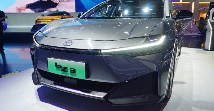 รวมรูปภาพของ Toyota bZ3 ซีดานไฟฟ้าพร้อม Blade Battery จาก BYD เผยโฉมจริงที่เซี่ยงไฮ้ รูปที่ 1 จาก 14