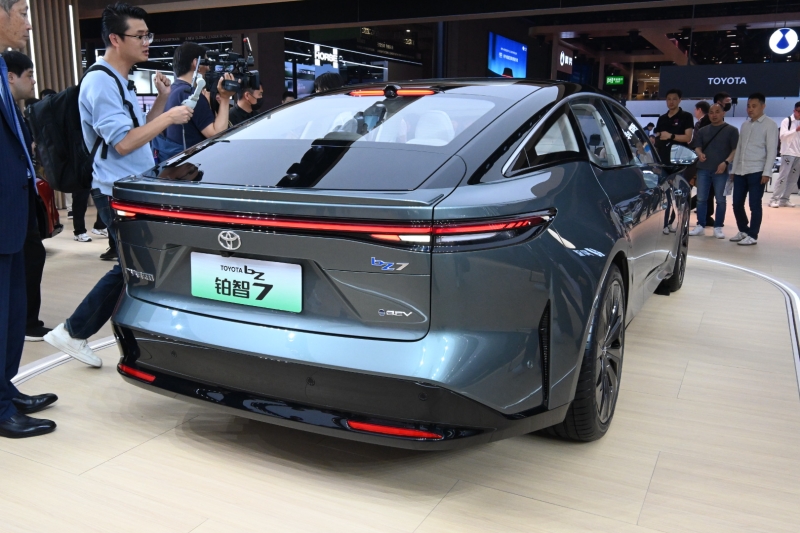Toyota bZ7 ซีดานไฟฟ้าระดับ Flagship เปิดตัวที่งาน Auto Shanghai 2025