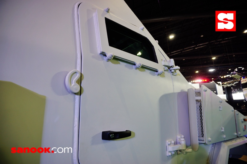 รวมรูปภาพของ Chaiseri First Win AFV รถหุ้มเกราะสัญชาติไทยเผยโฉมที่งาน ...