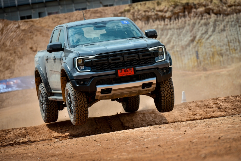 รวมรูปภาพของ พิสูจน์ความดุดันไม่เกรงใจใครที่งาน Ford Ranger Raptor ...
