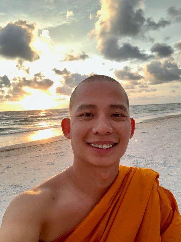 คนนี้ไง พระ Tri Dao เทศน์คำสอนศาสนาพุทธเป็นภาษาอังกฤษ บน TikTok คนตาม ...