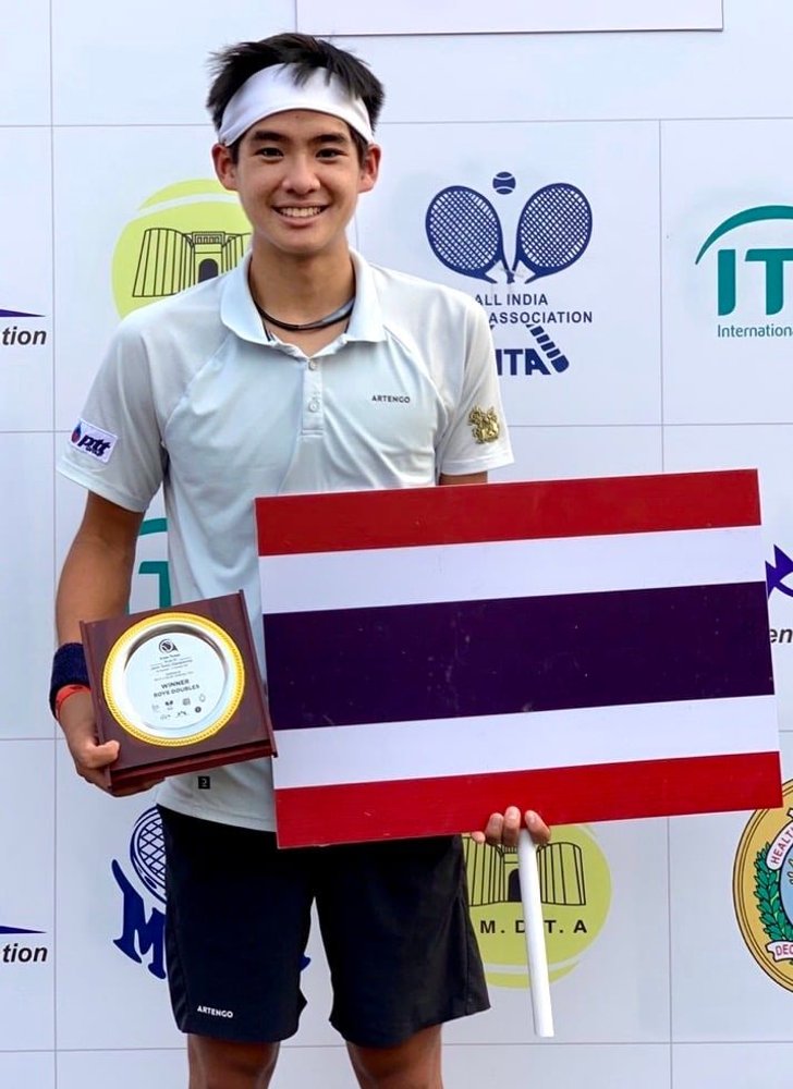 ยืนเฉยๆ ก็หล่อ "ต้นไม้ ธนภัทร" นักเทนนิสดาวรุ่ง มากความสามารถ ดีกรี ...