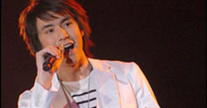 รุจ หนุ่มสุดหล่อ จากเวที the star 4