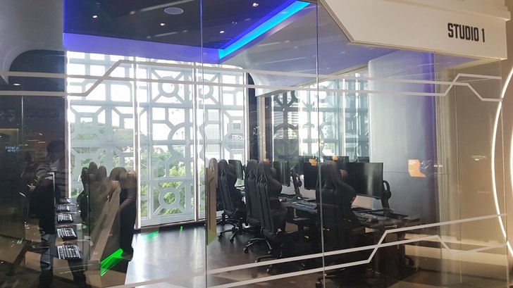 AIS เปิดตัว eSports Studio ร้านเกมสุดหรูราคาเยา