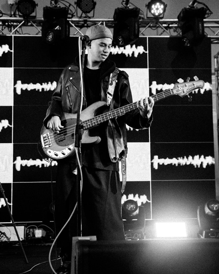 "Today is Monday!" เมื่อความร็อคปะทะสายฝนจนเป็นปฐมบทที่ยากจะลืมของ Only ...