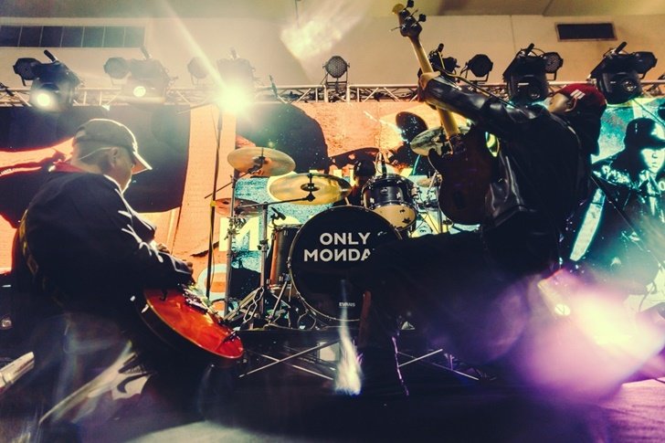 "Today is Monday!" เมื่อความร็อคปะทะสายฝนจนเป็นปฐมบทที่ยากจะลืมของ Only ...