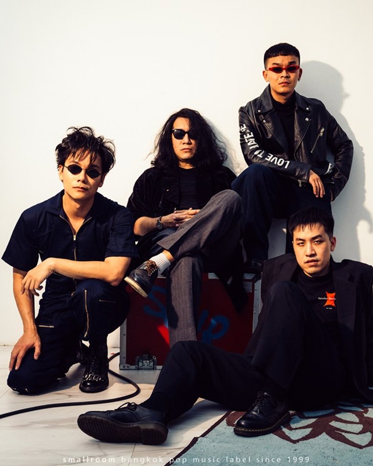 "Slur" ใส่เต็มความดิบ! ในเอ็มวีใหม่ที่มาพร้อมกลิ่นอายยุค 90 "อย่าหวัง ...