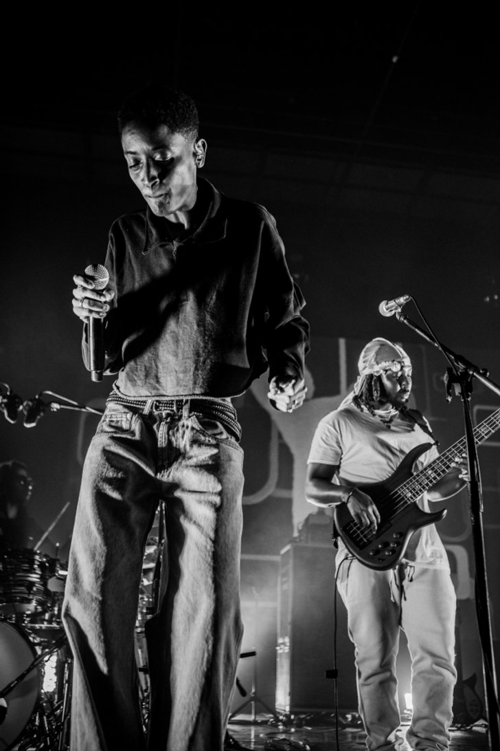 “The Internet” กับมนต์สะกดทางเสียงดนตรีที่ทำให้ทุกคนโยกย้ายร่างกายอย่าง ...