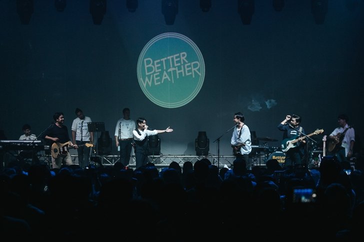 นี่คือรักใช่ไหม? คอนเสิร์ตใหญ่ครบ 12 ปี “Better Weather” กับคำตอบที่ ...