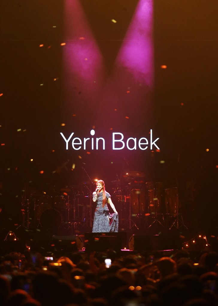 รีวิวคอนเสิร์ต Yerin Baek อบอวลไปด้วยความน่ารักกับเพลงเพราะๆ และเสียงดนตรีสดสุดนุ่ม | Sanook Music