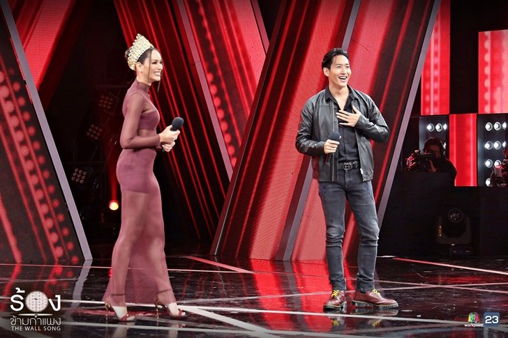 "แอนนา เสือ" ทำแฟนๆ คอมเมนต์ถล่ม ปรากฏตัวเซอร์ไพรส์กลาง "ร้องข้ามกำแพง ...