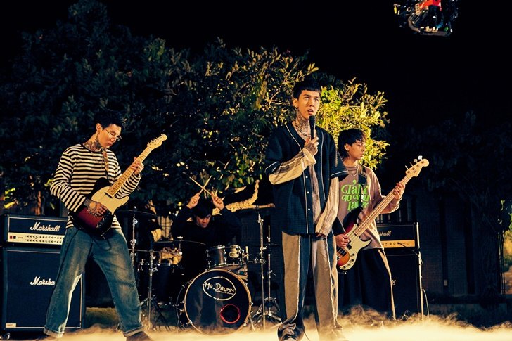 Paper Planes เจ้าของเพลง "ทรงอย่างแบด" กับ 6 ปีในวงการ และ 7 เรื่องพีค ...