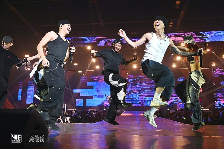 AOMG ยกพลขึ้นคอนเสิร์ตในไทย มันทุกแร็ป โยกทุกวินาที | Sanook Music