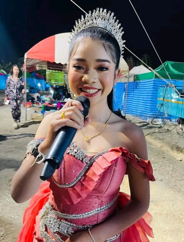 12 วันพลิกชีวิต! "อุ๋งอิ๋ง เพชรบ้านแพง" กระหึ่มวงการหมอลำ ด้วยวัยแค่ 16 ปี | Sanook Music