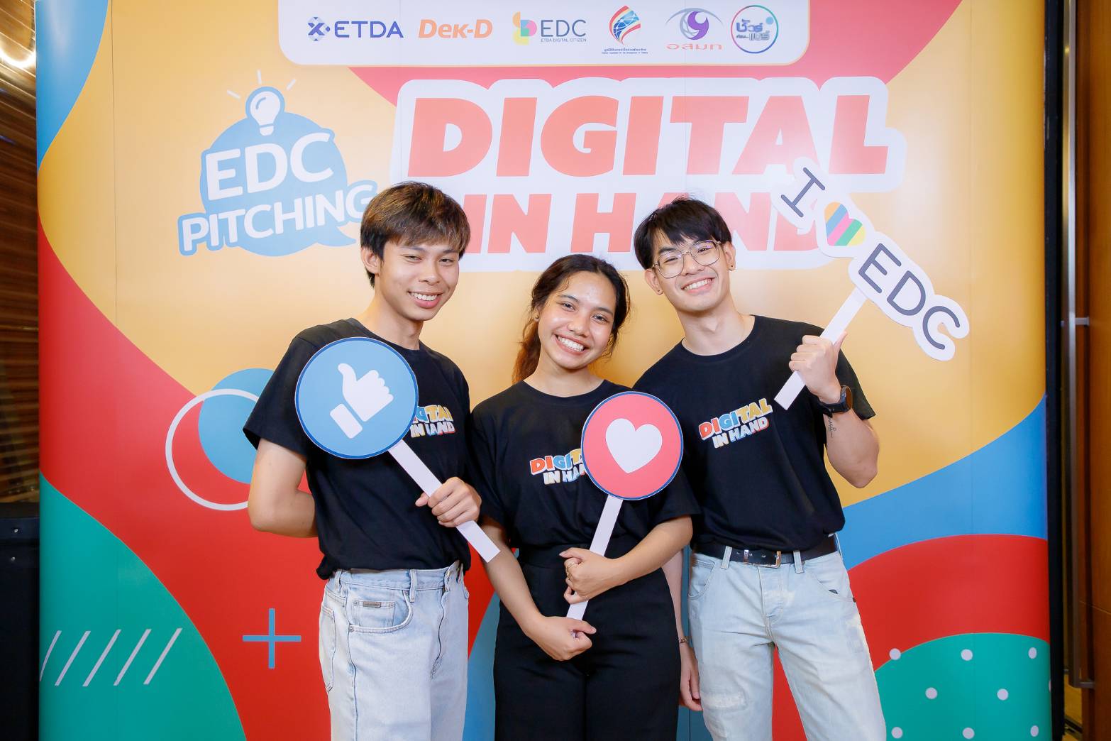 เปิดไอเดีย 3 ทีม จากมุมมองปัญหาในสังคมสู่แคมเปญร่วมเสริมภูมิคุ้มกันภัยออนไลน์กับ EDC Pitching