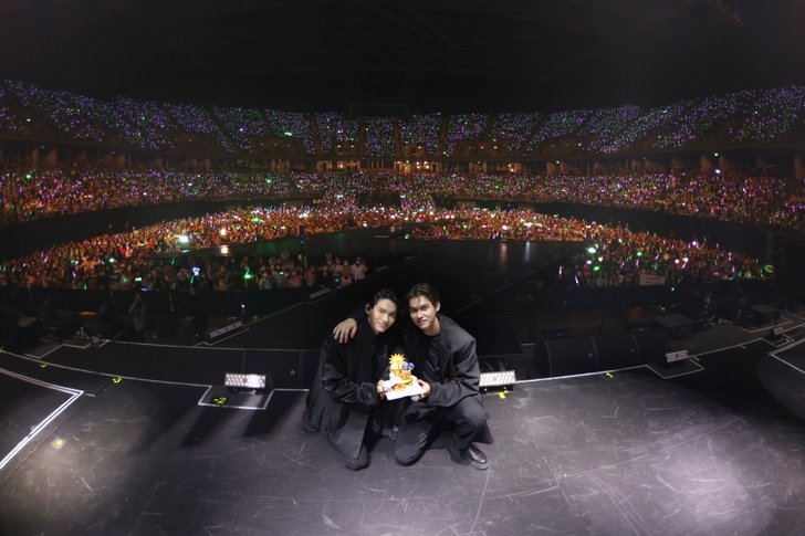 "ไบร์ท-วิน" ระเบิดความมันในคอนเสิร์ตใหญ่ Side by Side Bright Win Concert