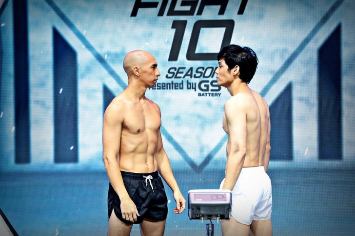 "10 Fight 10 ซีซั่น 3" คู่ที่ 5 "อนัน อันวา" vs "เอก Season Five" ขอวางไมค์มาต่อยมวย