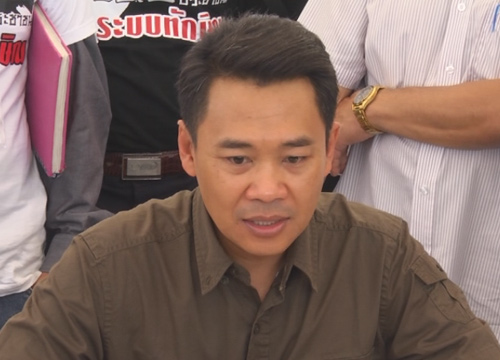 กปท.เล็งยื่นศาลอาญาฟ้องนายกฯ-สส.พท.