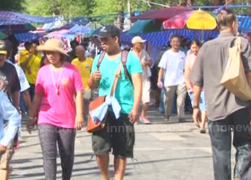 ถาวร รับปิดสื่อมีผลกระทบต่อการชุมนุม