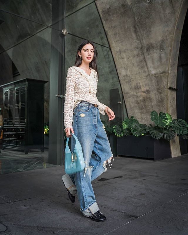 รวมรูปภาพของ "ใหม่ ดาวิกา" ใส่ชุดลาเท็กซ์รัดแนบแน่น "เต๋อ ฉันทวิชช์ ...