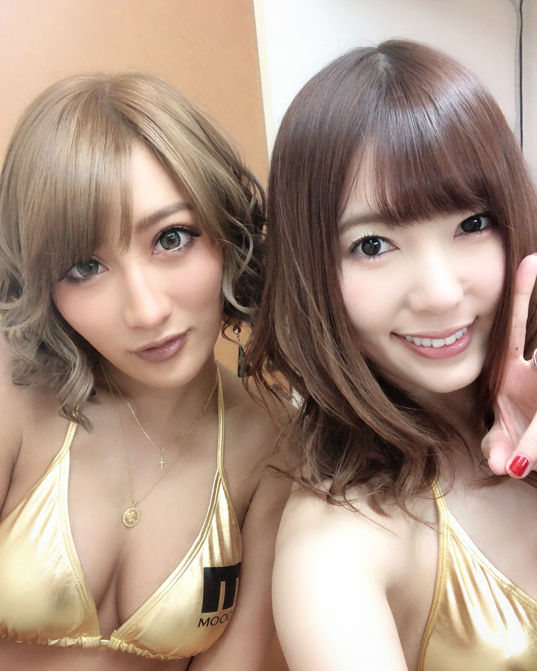 รวมรูปภาพของ นางเอก AV ดัง "AIKA" ลั่นไม่มีวันเล่นหนัง "เลสเบี้ยน" แต่ยอม เพราะเพื่อนรัก 2 คนนี้ ...