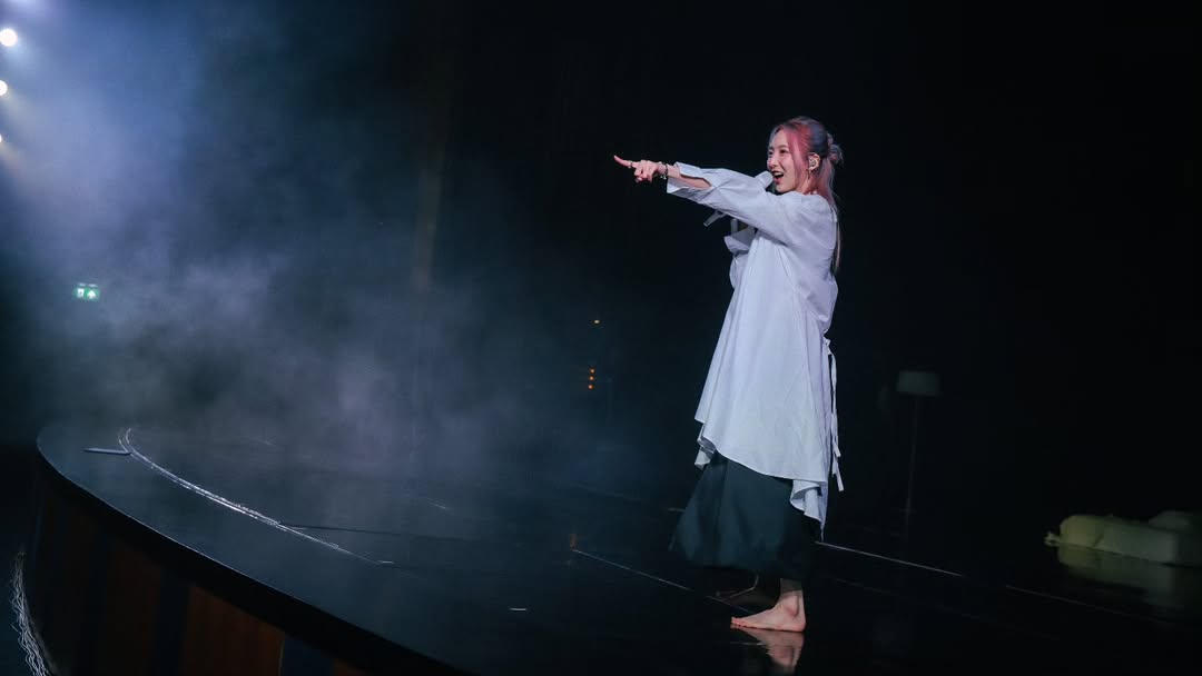 รวมรูปภาพของ "เนเน่" ปล่อยโฮกลางอ้อมกอด "ไบร์ท วชิรวิชญ์" ช็อตหวานที่ ...