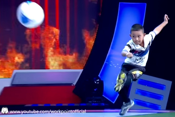คอมเม้นท์แฟนบอล "เมียนมา" ถึง "น้องพีแม่นคาน" ที่กำลังดังระเบิดตอนนี้