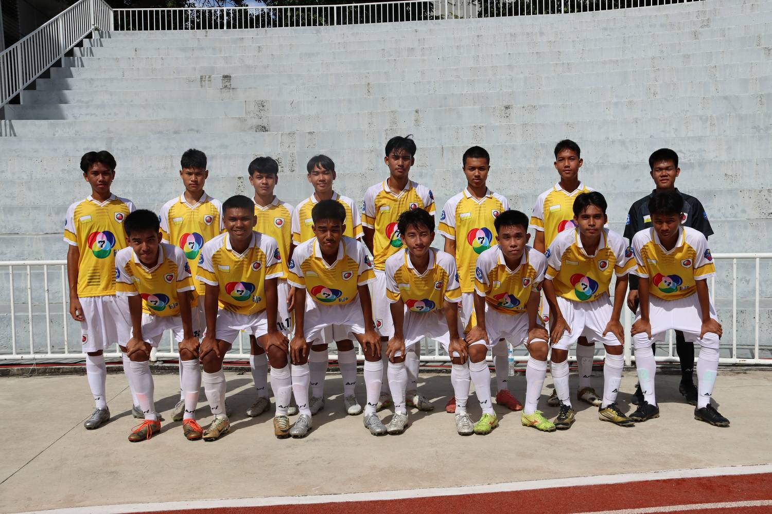 รวมรูปภาพของ ดวลมันหยด “ฟุตบอลนักเรียน 7 คน แชมป์กีฬา 7HD แชมเปียน คัพ 2025” รอบ 128 ทีม รูปที่ ...