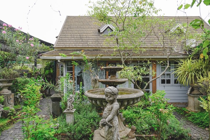 The Flora Cottage บ้านเล็ก กลางสวนดอกไม้ คาเฟ่โฮมมี่ ที่ใครๆ ก็หลงรัก