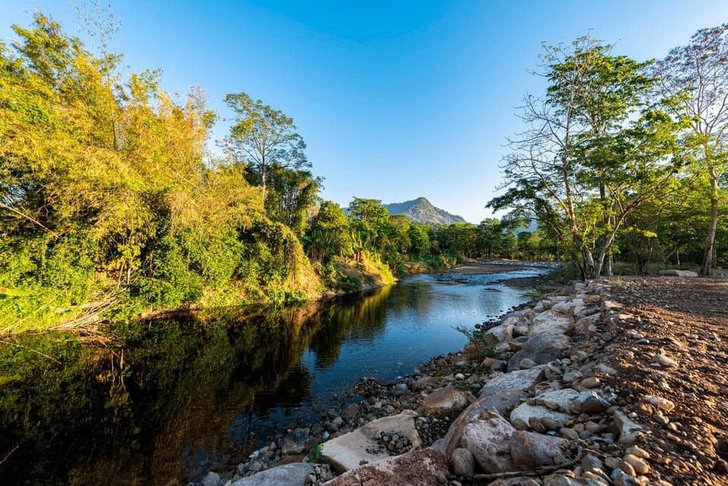 Wayo camp life ลานกางเต็นท์วิวปังอลังการ ลำธารจรดภูเขา