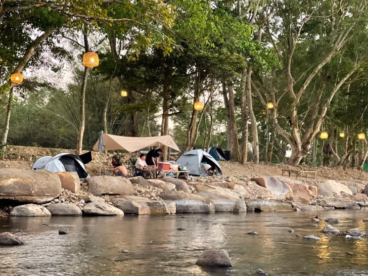 Wayo camp life ลานกางเต็นท์วิวปังอลังการ ลำธารจรดภูเขา