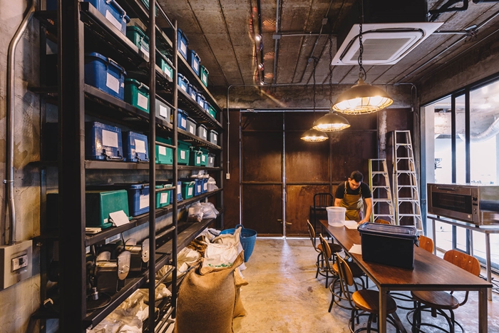 Red Diamond Cafe คาเฟเปิดใหม่สุดฮิปร้านเดียวในประเทศที่มีเสิร์ฟกาแฟจาก ...