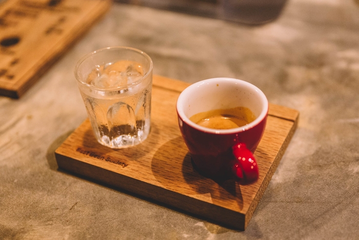 Red Diamond Cafe คาเฟเปิดใหม่สุดฮิปร้านเดียวในประเทศที่มีเสิร์ฟกาแฟจาก ...