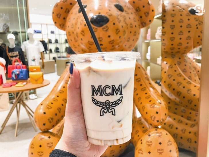 รีวิว MCM Café เครื่องดื่มซิกเนเจอร์ที่ได้แรงบันดาลใจมาจากคอลเล็กชั่น ...