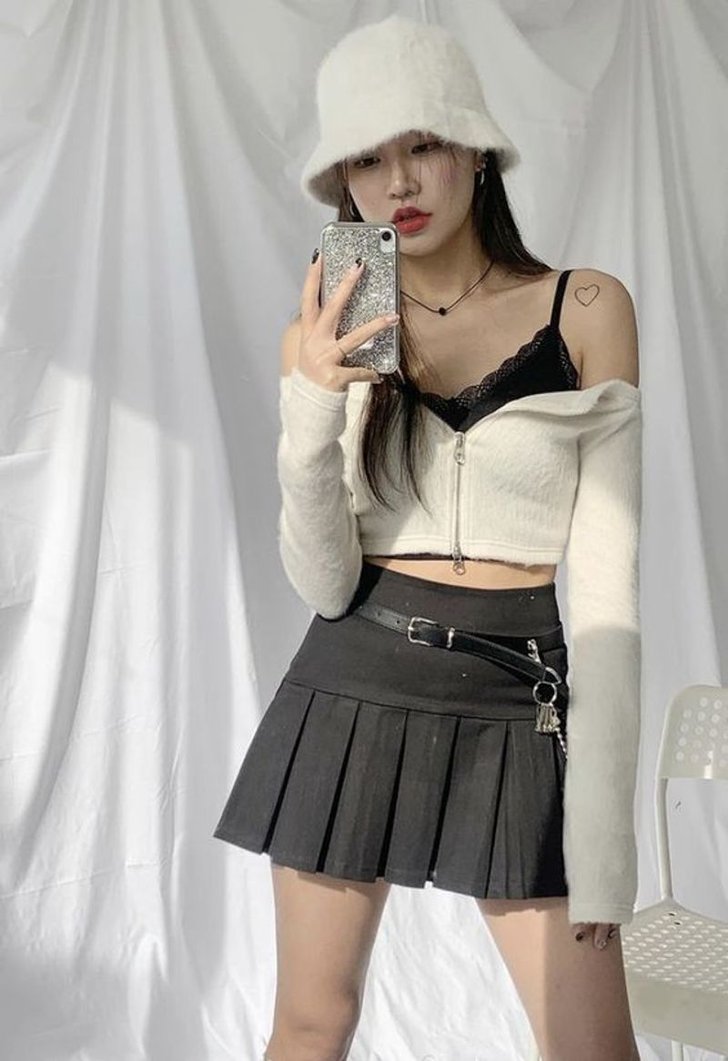 ไอเดียแมทช์แฟชั่น Y2K ด้วย "กระโปรงสั้นทรงเทนนิส" ไอเทมฮอต แมทช์ลุคสุด ...