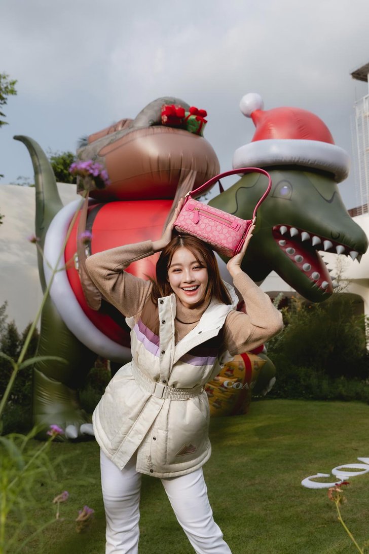 Coach เปิดตัว Rexy pop-up ทั่วเอเชียตะวันออกเฉียงใต้ เพื่อฉลองช่วงเทศกาลปี 2022