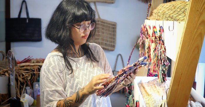 รวมรูปภาพของ CHOM Hand Craft จากผักตบชวาสู่งานสานสุดเท่ในมือทายาทรุ่นสอง รูปที่ 31 จาก 51