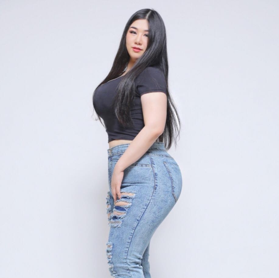 อัลบั้ม 90+ ภาพพื้นหลัง สาวอวบผมสั้นแต่งตัว สวยมาก