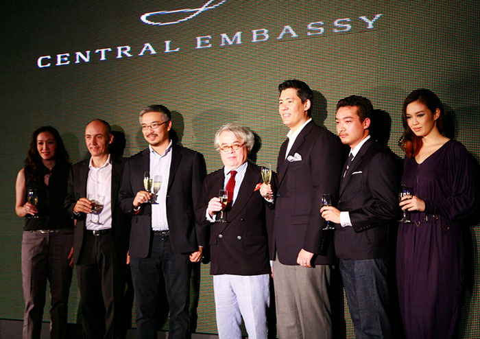 เหล่าคนดังร่วมสัมผัสประสบการณ์สุดหรูที่ Central Embassy