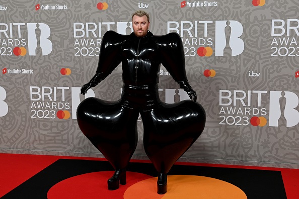 แฟชั่นสุดจัดจ้านในงาน BRIT Awards 2023 งานนี้ไม่มีใครยอมใคร