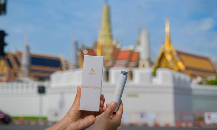 ครั้งแรกกับการเปิดตัวน้ำหอมบูชาสิ่งศักดิ์สิทธิ์แบรนด์ "De Dheva"